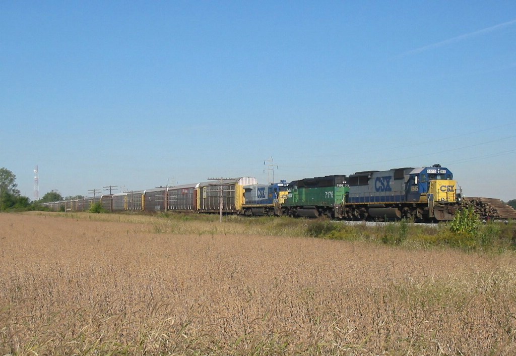 CSX 8615 awaits a new crew